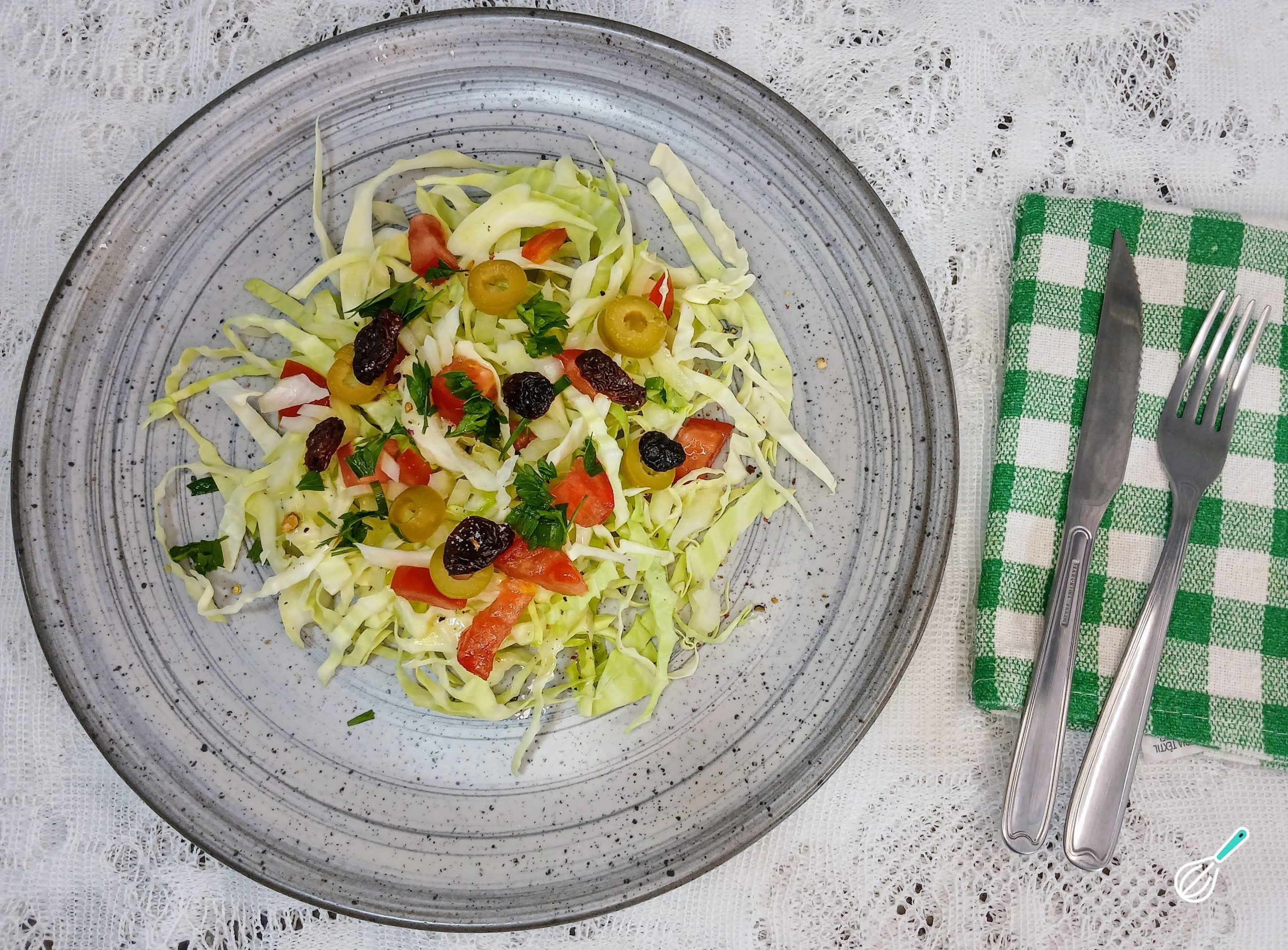 Salada Repolho e Tomate: Frescor e Sabor Único! - Receitas Práticas